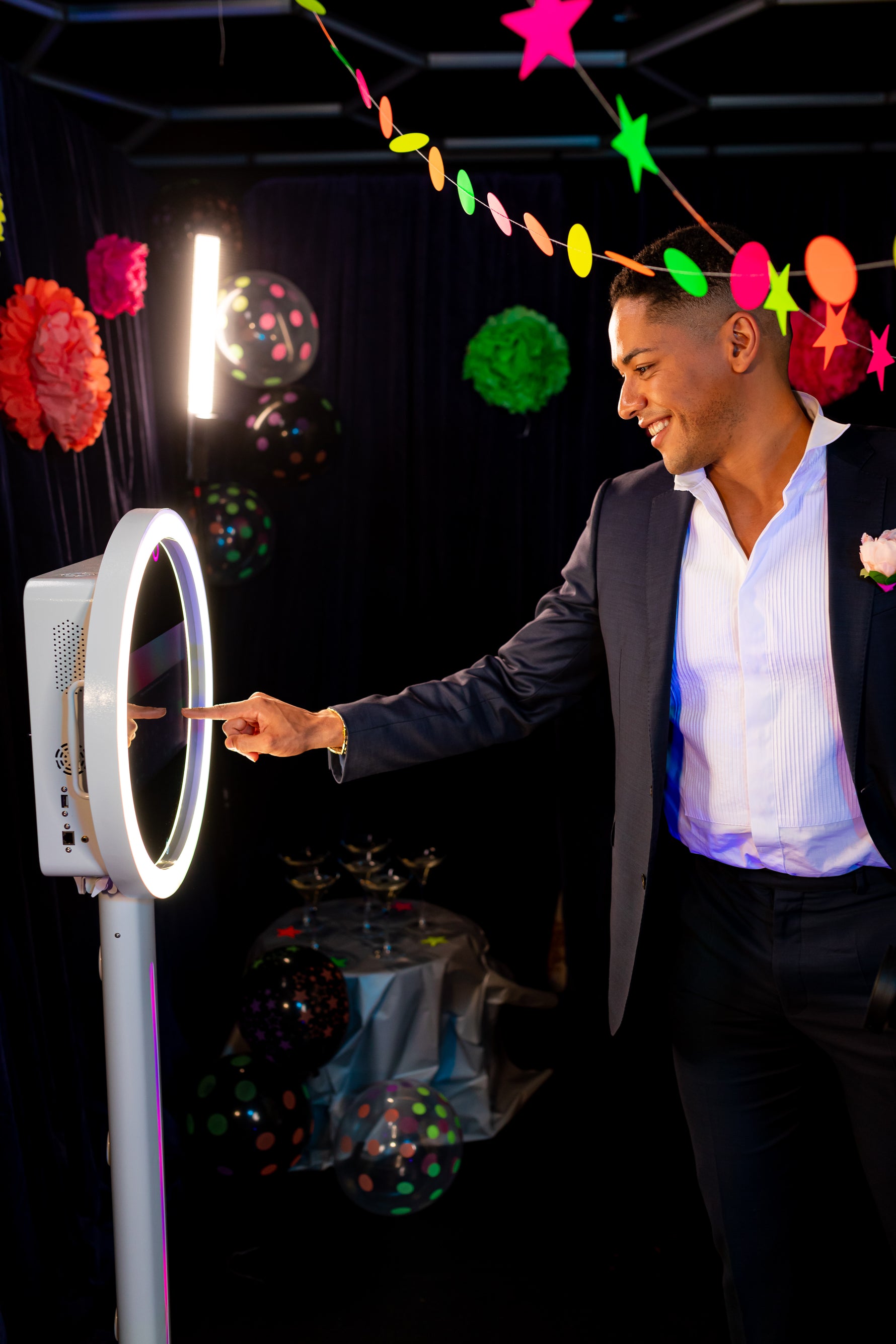 Cloee Photo Booth | Best Ring Light Photo Booth – PBI Shop By Photo ...