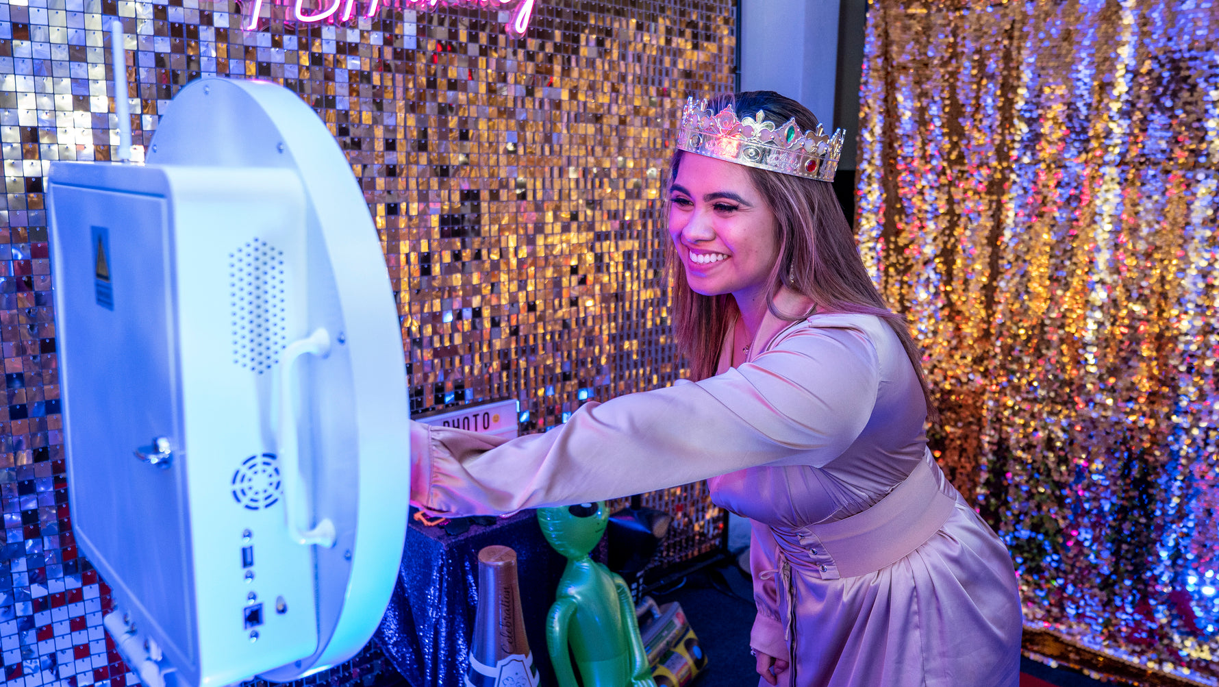 Cloee Photo Booth | Best Ring Light Photo Booth – PBI Shop By Photo ...