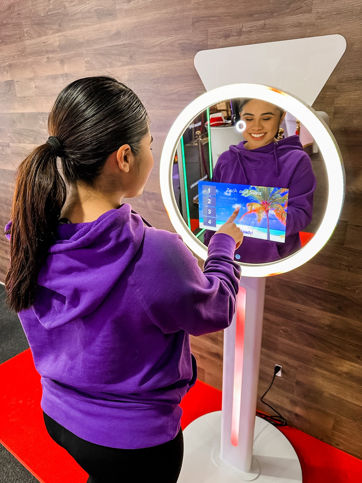 Cloee DSLR Photo Booth – PBI Shop By Photo Booth International