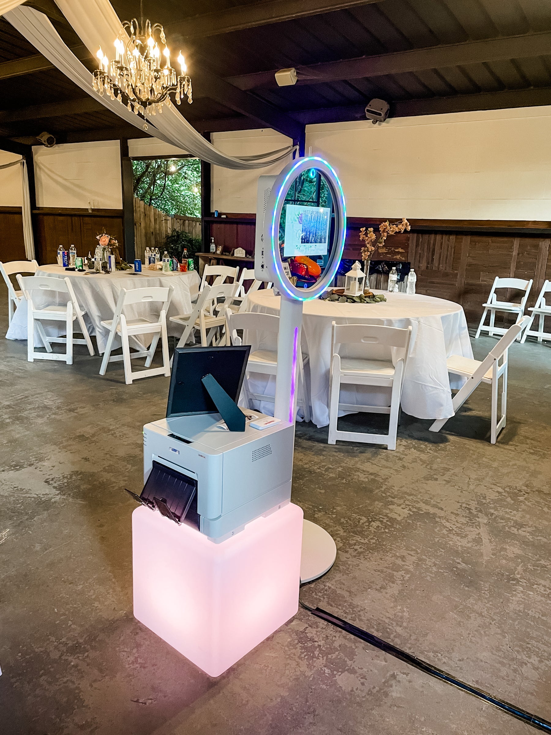 Cloee Photo Booth | Best Ring Light Photo Booth – PBI Shop By Photo ...