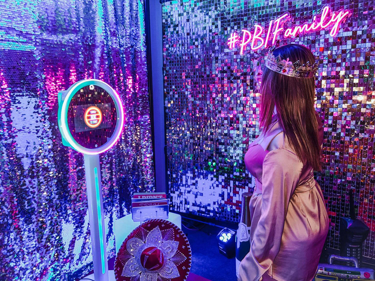 Cloee Photo Booth | Best Ring Light Photo Booth – PBI Shop By Photo ...