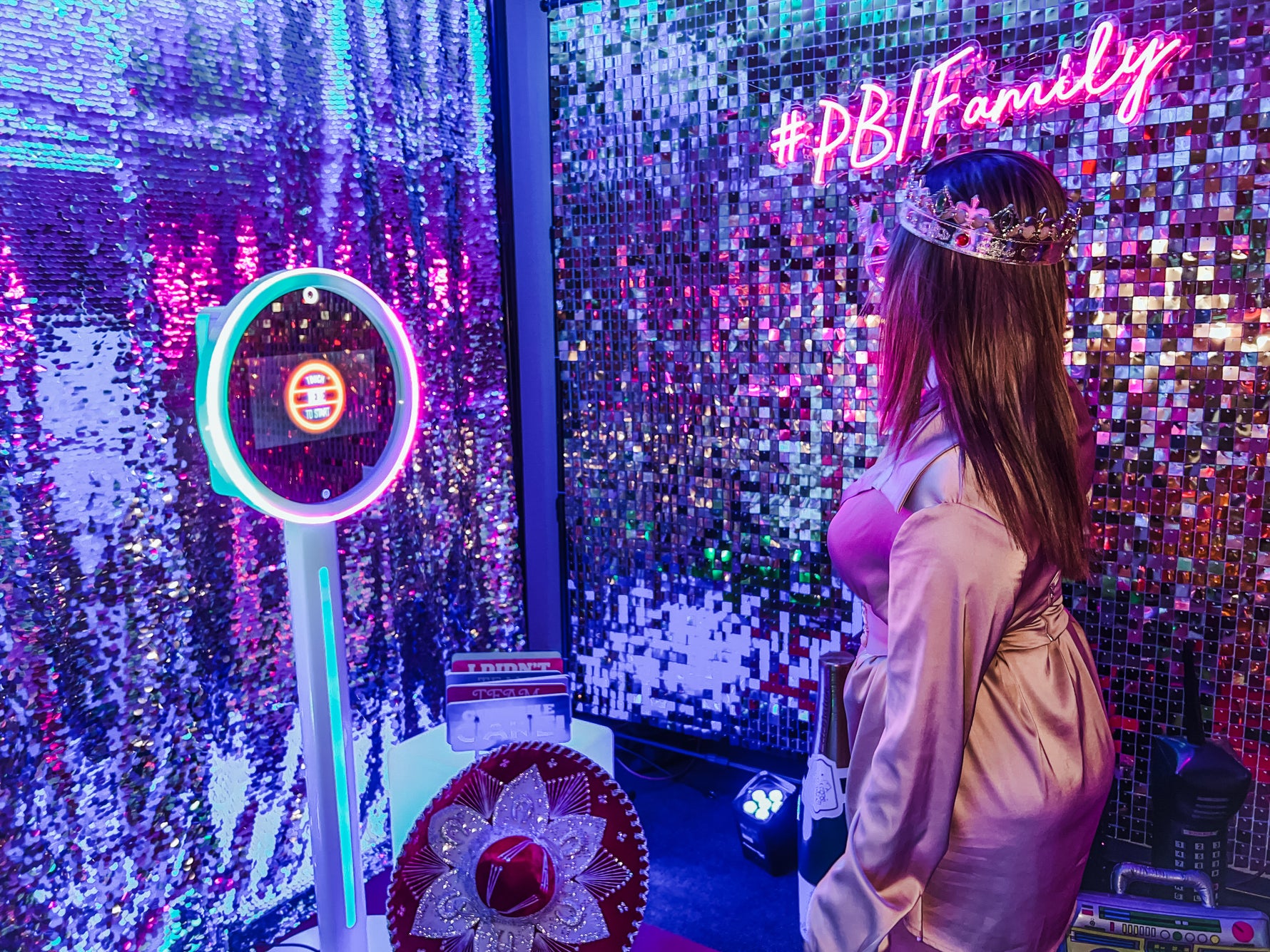 Cloee Photo Booth | Best Ring Light Photo Booth – PBI Shop By Photo ...